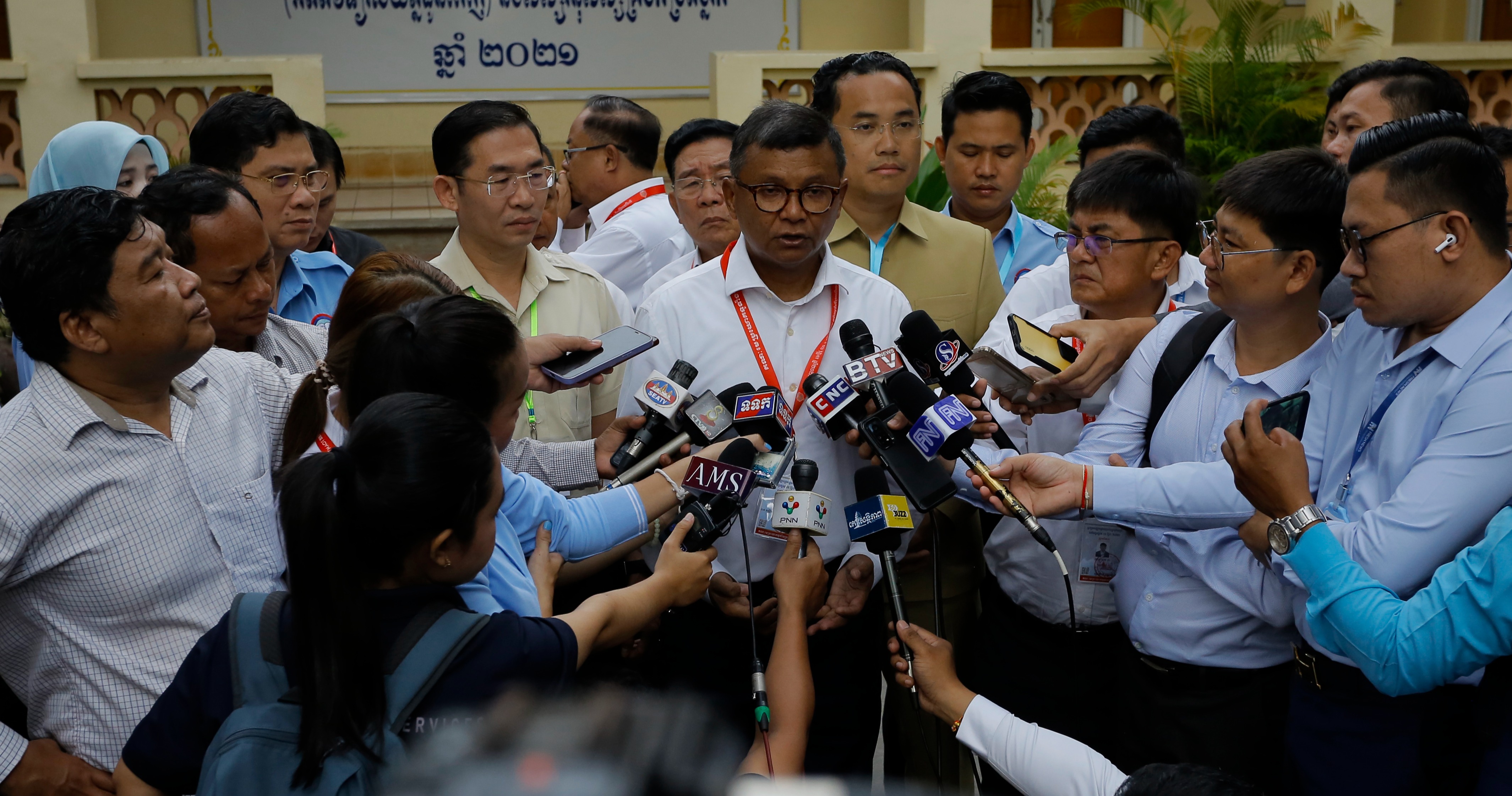 Annual High School Exam Kicks off Today - ក្រសួងព័ត៌មាន
