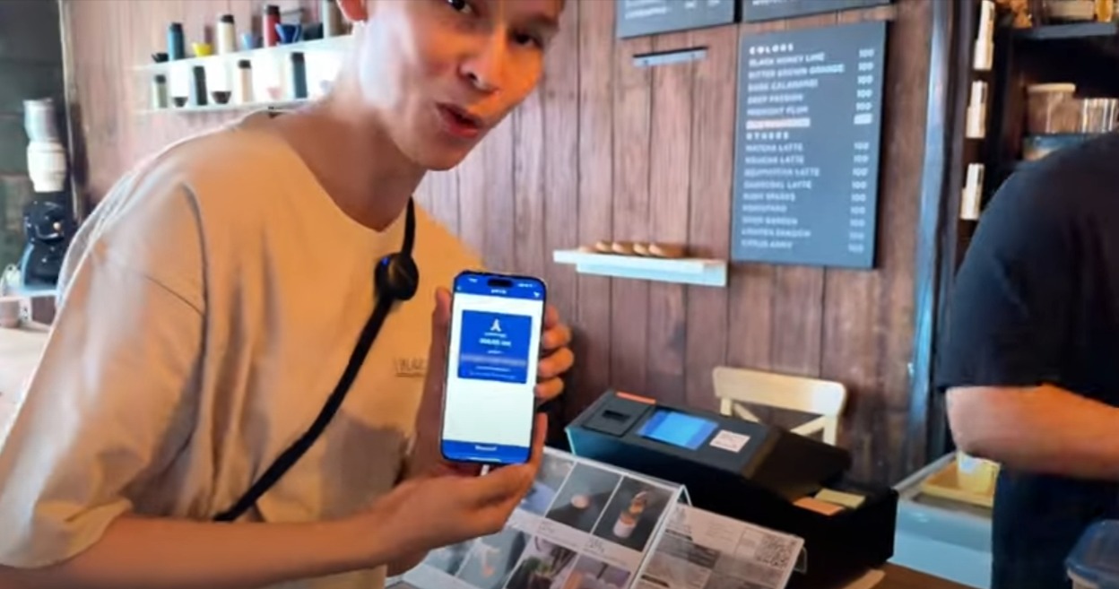 ថ្ងៃនេះ Rick Kh គោប្រាក់ នាំលោកអ្នកឱ្យស្គាល់ ហាងកាហ្វេ ...