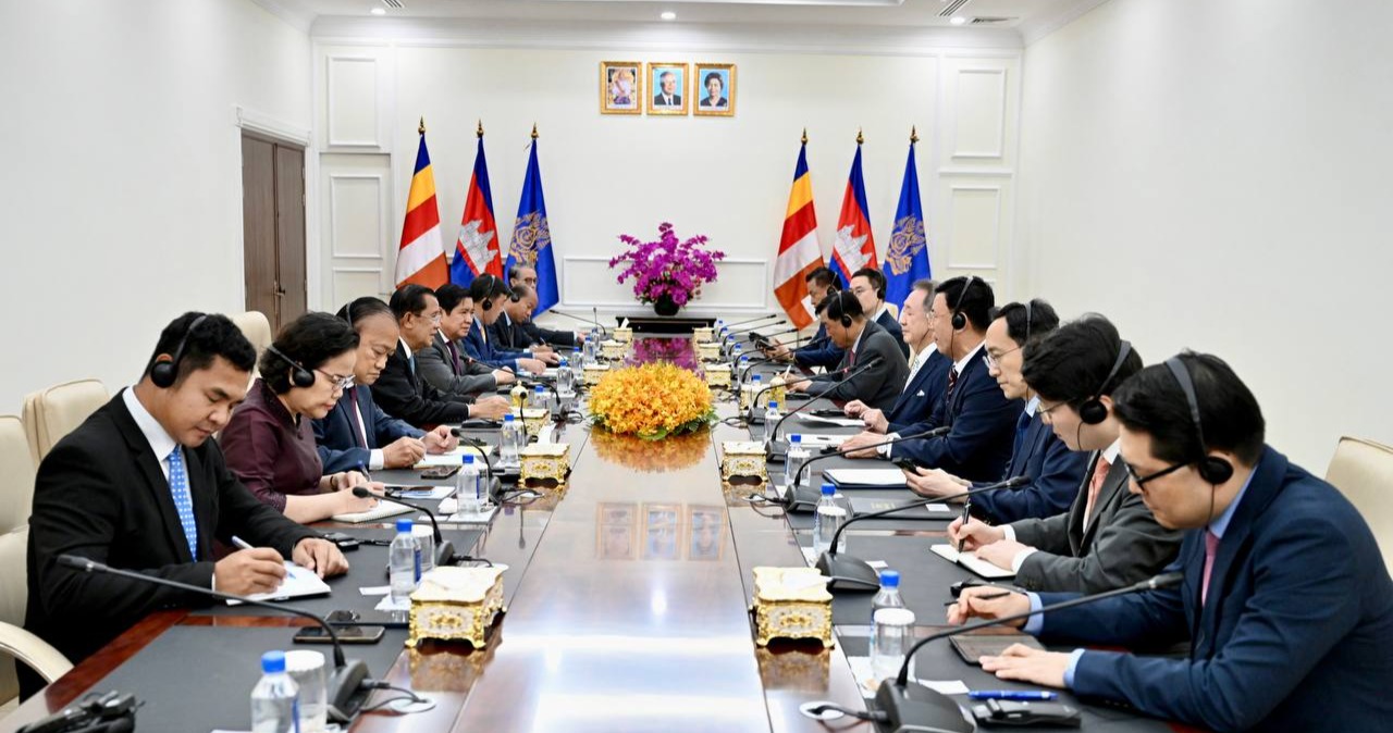Samdech Techo Hun Sen Receives a Courtesy Call from Chairman of ...