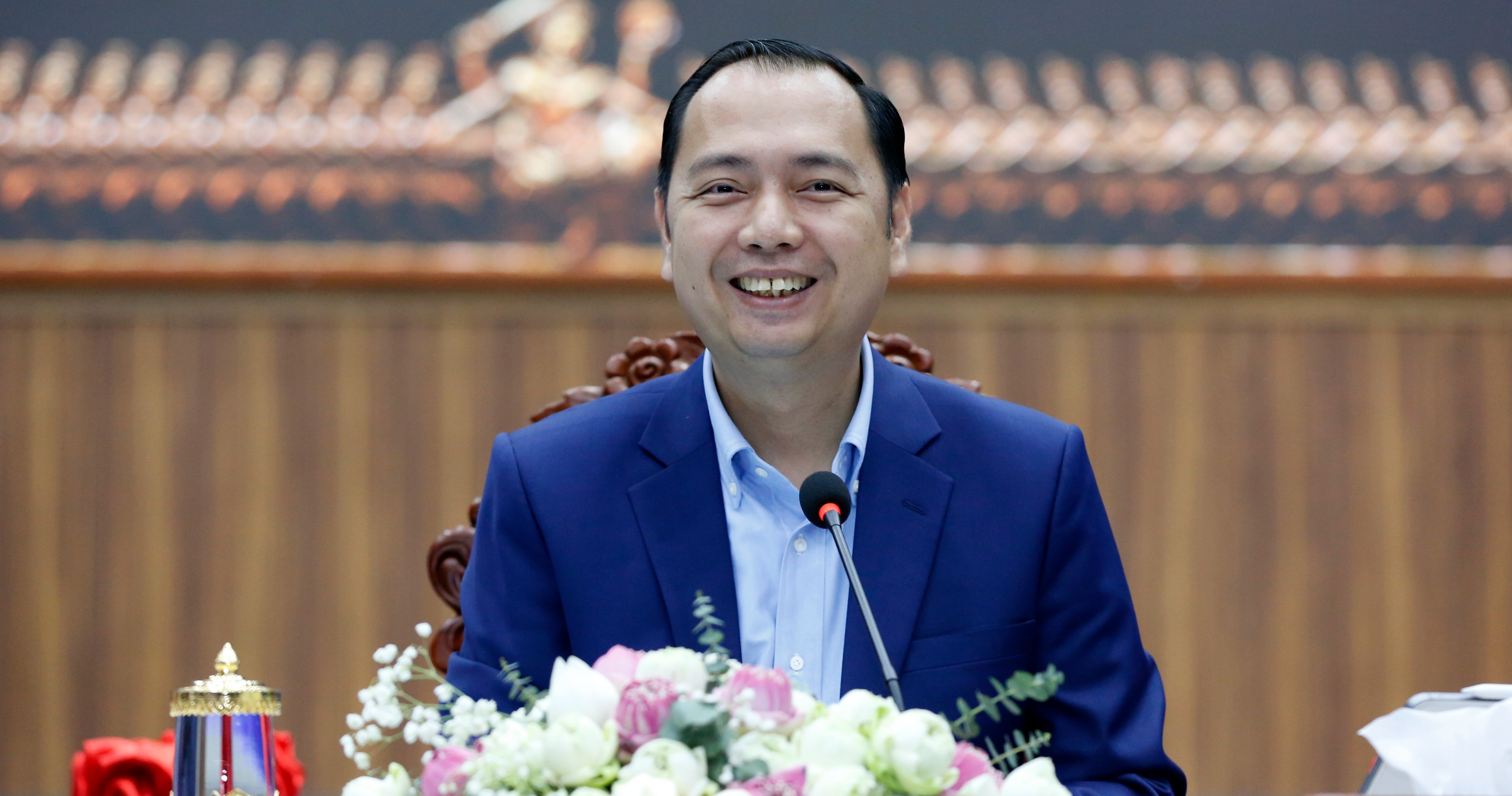 H.E. Neth Pheaktra Holds a Meeting with the Ministry of Information’s ...