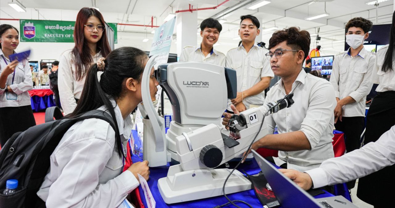 សិស្ស-និស្សិតនៃវិទ្យាស្ថាន NPIC ...