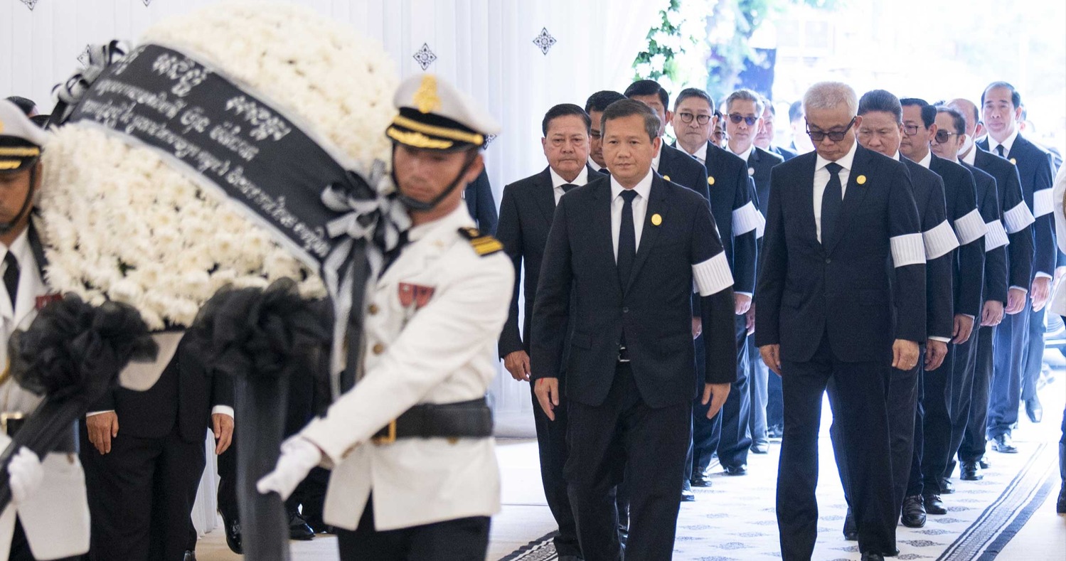 Samdech Thipadei Prime Minister Pays Last Tribute to Late Samdech Kong ...