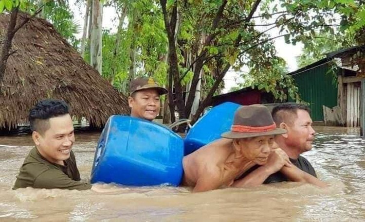 16 Provinces and Capital City Affected by Flash Floods - ក្រសួងព័ត៌មាន