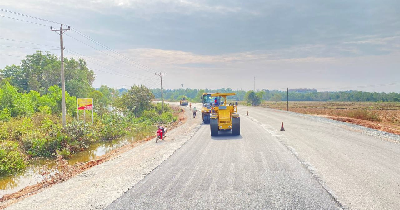 Improvement of Sre Ambel-Koh Kong National Road Over 80 Percent ...