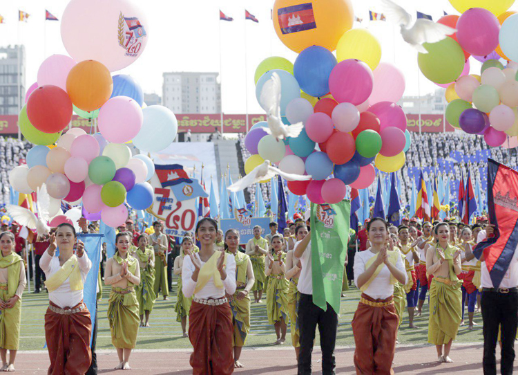 Pigeon and Balloon Releasing Ceremony - ក្រសួងព័ត៌មាន