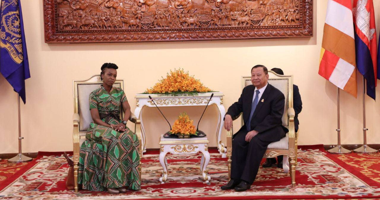 សម្តេចប្រធានព្រឹទ្ធសភាទទួលជួបឯកអគ្គរដ្ឋទូតតែងតាំងថ្មី ...