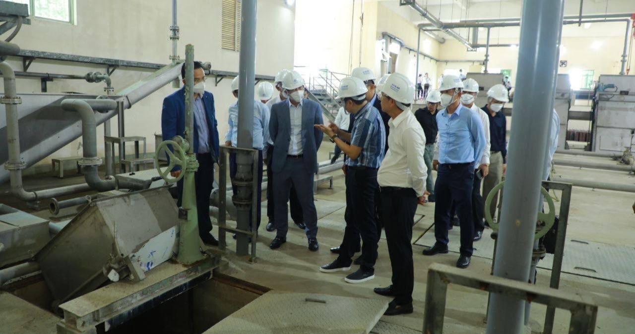 ឯកឧត្តម ឃួង ស្រេង ទស្សនកិច្ចនៅសម្ព័ន្ធក្រុមហ៊ុន CNTY.EUZY ...