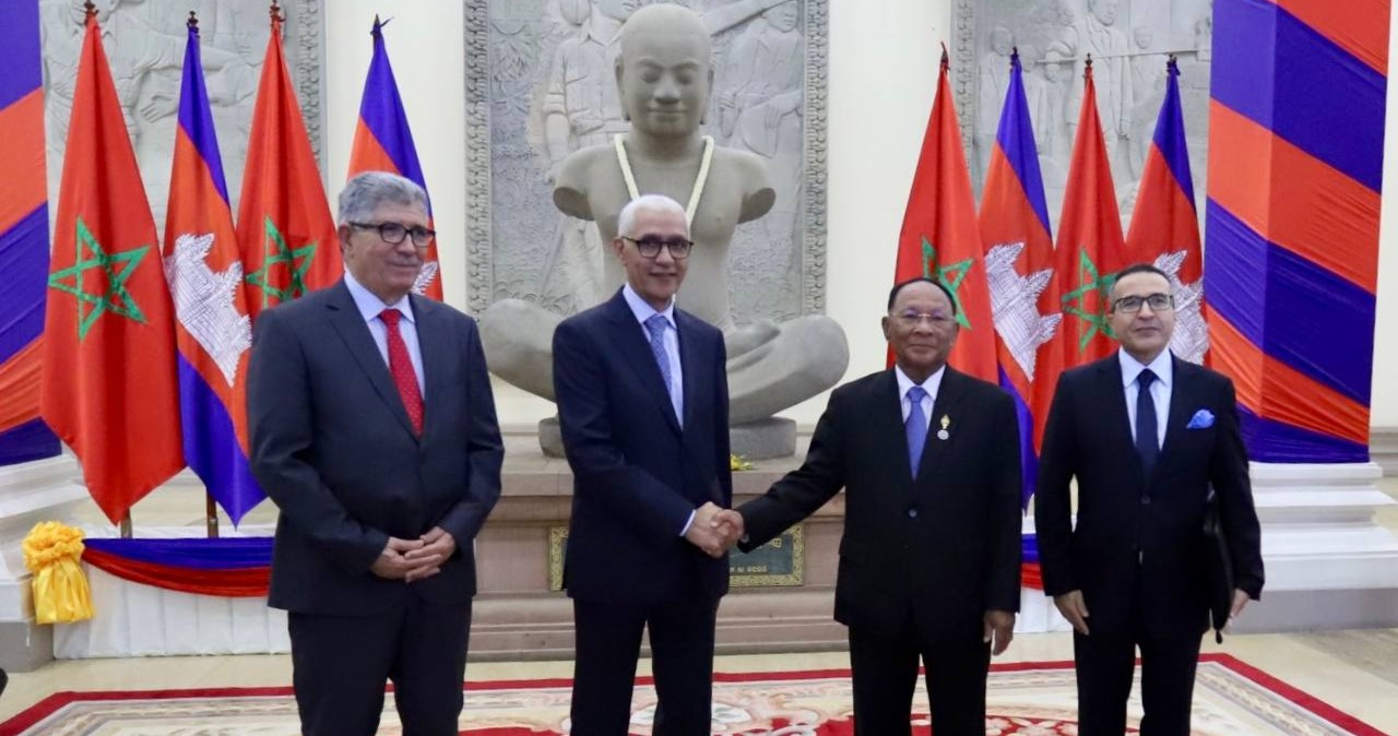 Le président de l'AN cambodgienne s'entretient bilatéralement avec son ...
